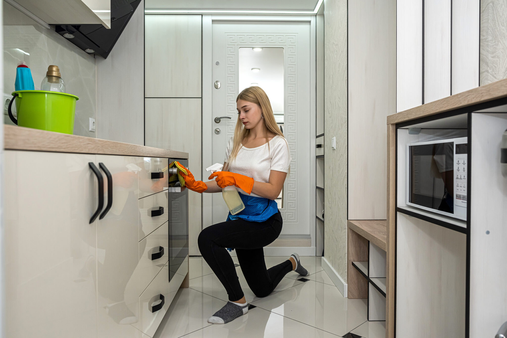 How to Deep Clean Your Kitchen Appliances: Learn Now!